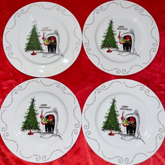 Dr. Seuss | Kitchen | New The Grinch Christmas 4 Plates Set | Poshmark